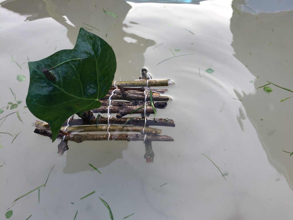How to make a mini raft from sticks – Nature Grow and Learn